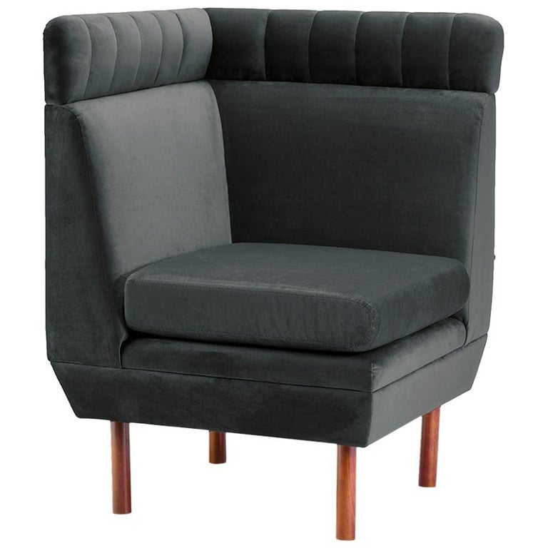 Agnes M Couch Corner En vente sur 1stDibs