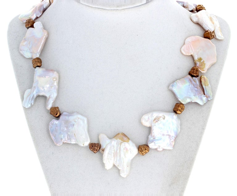 AJD Glistening Happy Beautiful Pearl Shells, Necklace For Sale at 1stDibs