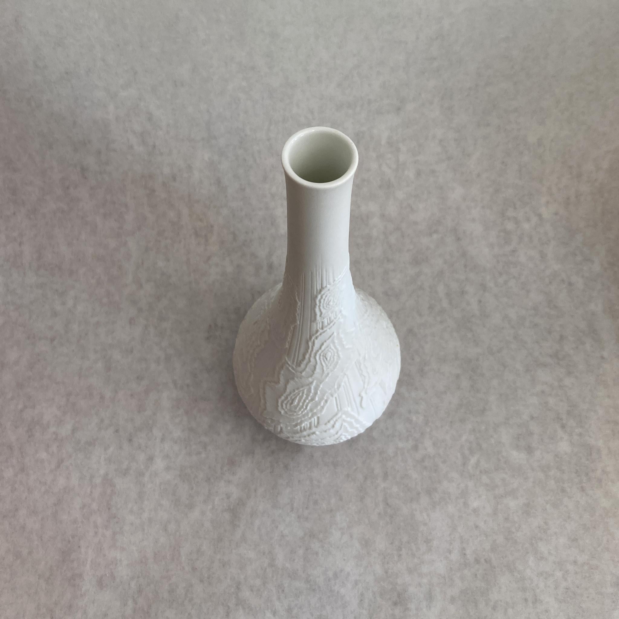 AK Kaiser Textured White Bisque Vase, 1970s For Sale at 1stDibs