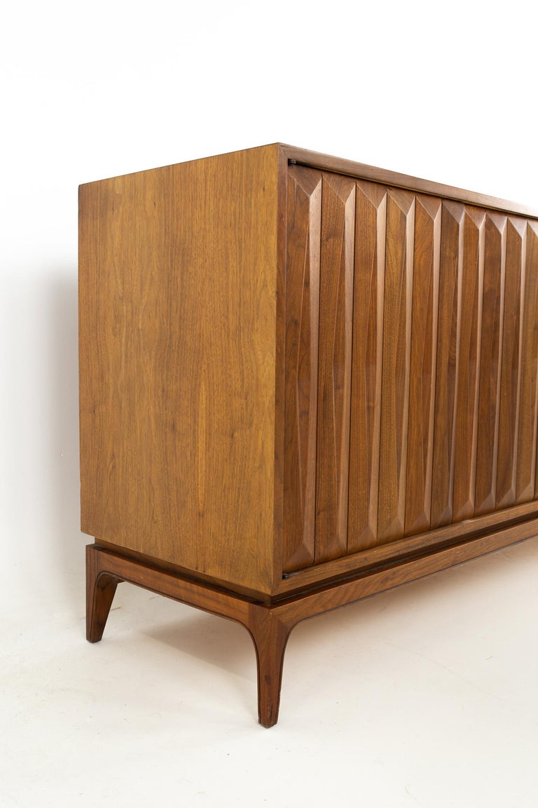 Albert Parvin Style American of Martinsville MCM Walnut 6-Drawer Lowboy ...