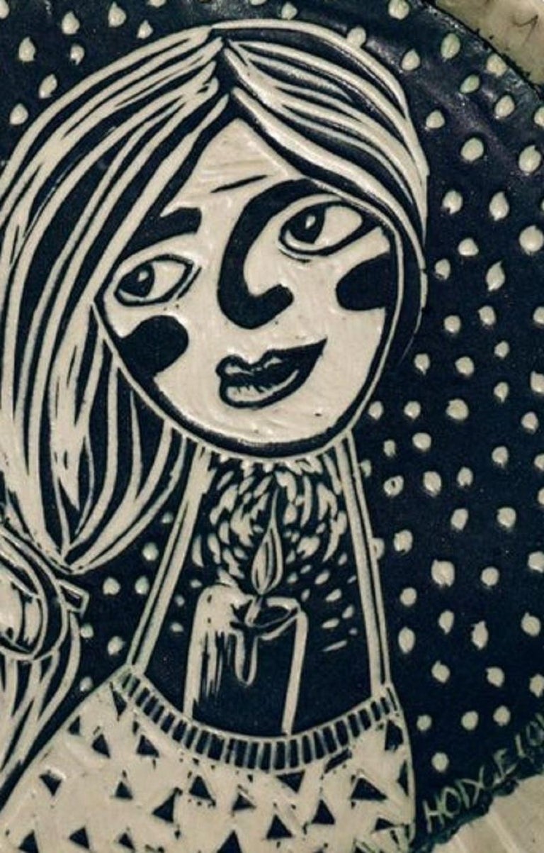 Alex Hodge - Soft Glow, Carved porcelain For Sale at 1stDibs