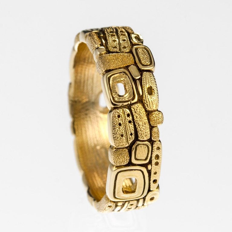 Customizable Alex Sepkus "Stone Barn" Band Ring in 18 Karat Yellow Gold ...