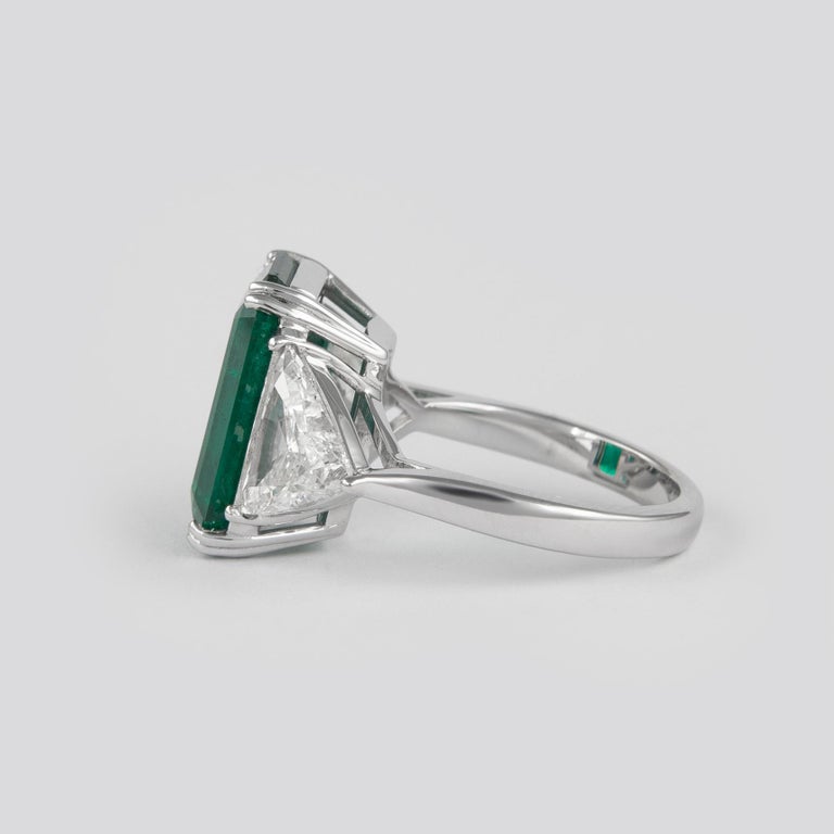 Alexander 10.75 Carat Emerald and Diamonds Three-Stone Ring 18 Karat ...