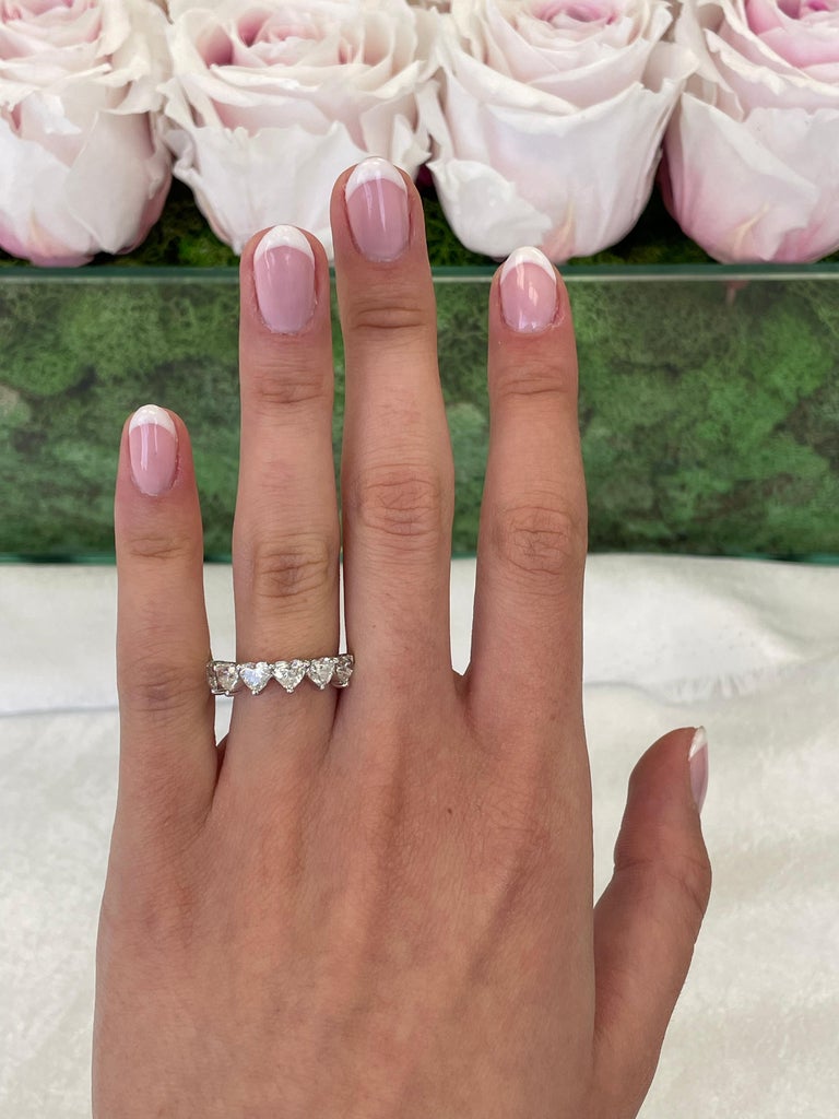 Alexander 1.84ct Heart Diamond D-F VVS2/VS1 Half Eternity Band Platinum For Sale at 1stDibs