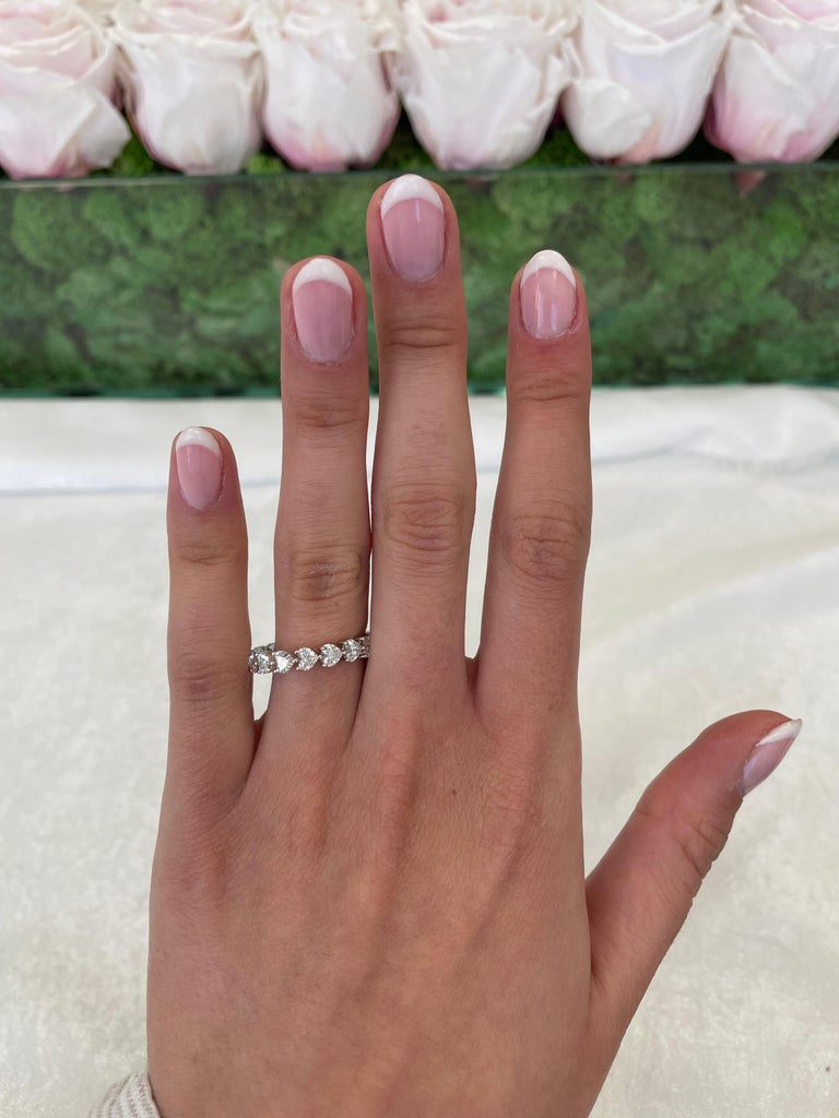 Alexander 2.53ct Heart Diamond D/E VVS Eternity Band 18k White Gold For Sale at 1stDibs