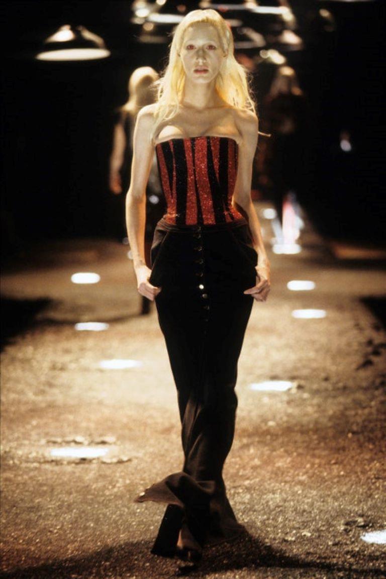 ALEXANDER McQUEEN A/W 1998 "Joan" Burgundy Pleated Strapless Cotton ...