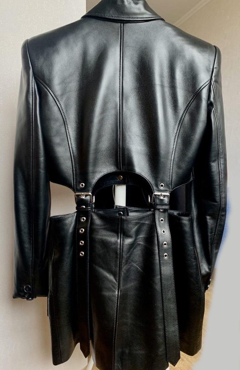 Alexander McQueen BLACK LEATHER JACKET 38 - 2 For Sale at 1stDibs