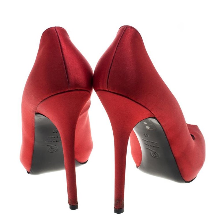 Alexander McQueen Red Satin Heart Peep Toe Pumps Size 41 at 1stDibs ...