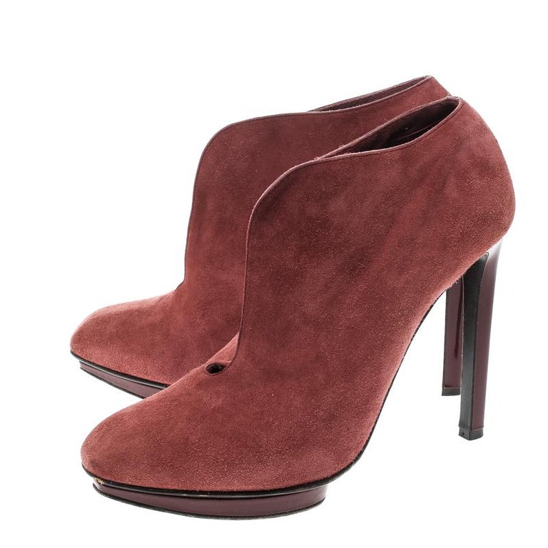 Alexander McQueen Red Suede Ankle Boots Size 37.5 For Sale at 1stDibs