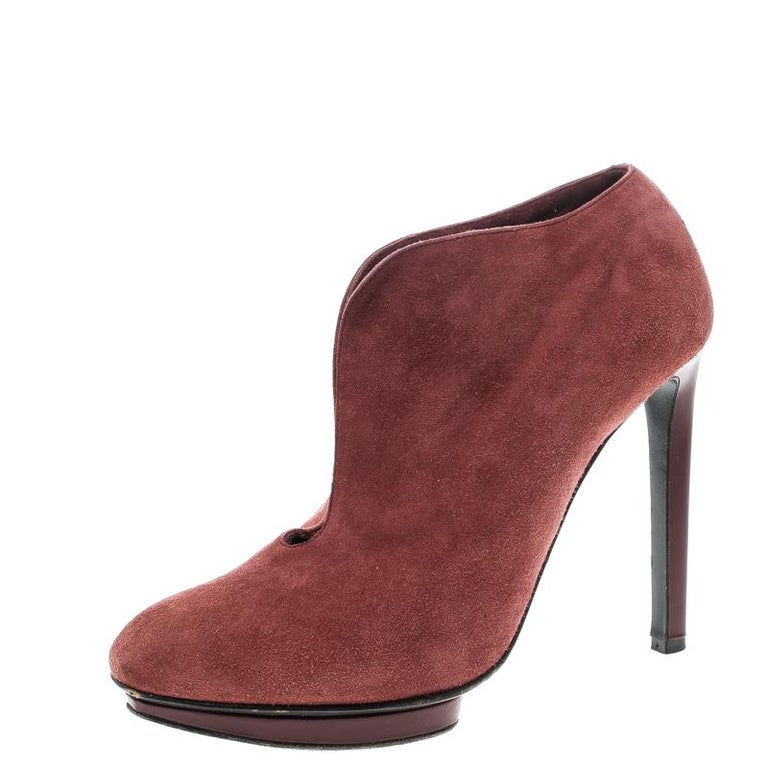 Alexander McQueen Red Suede Ankle Boots Size 37.5 For Sale at 1stDibs