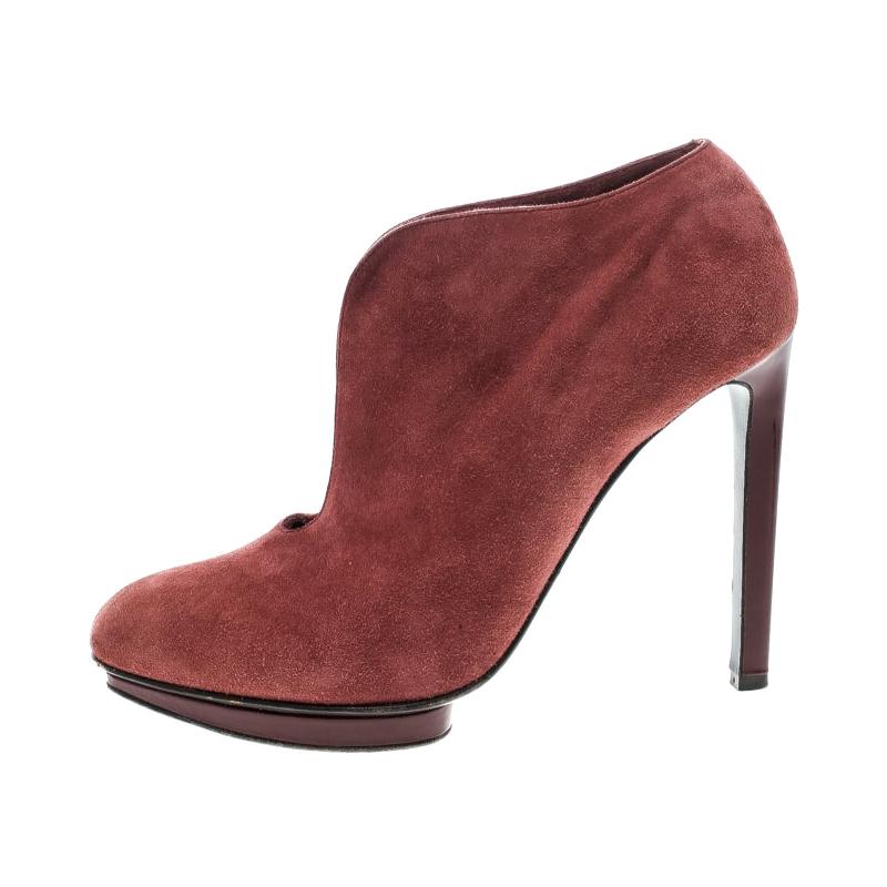 Alexander McQueen Red Suede Ankle Boots Size 37.5 For Sale at 1stDibs