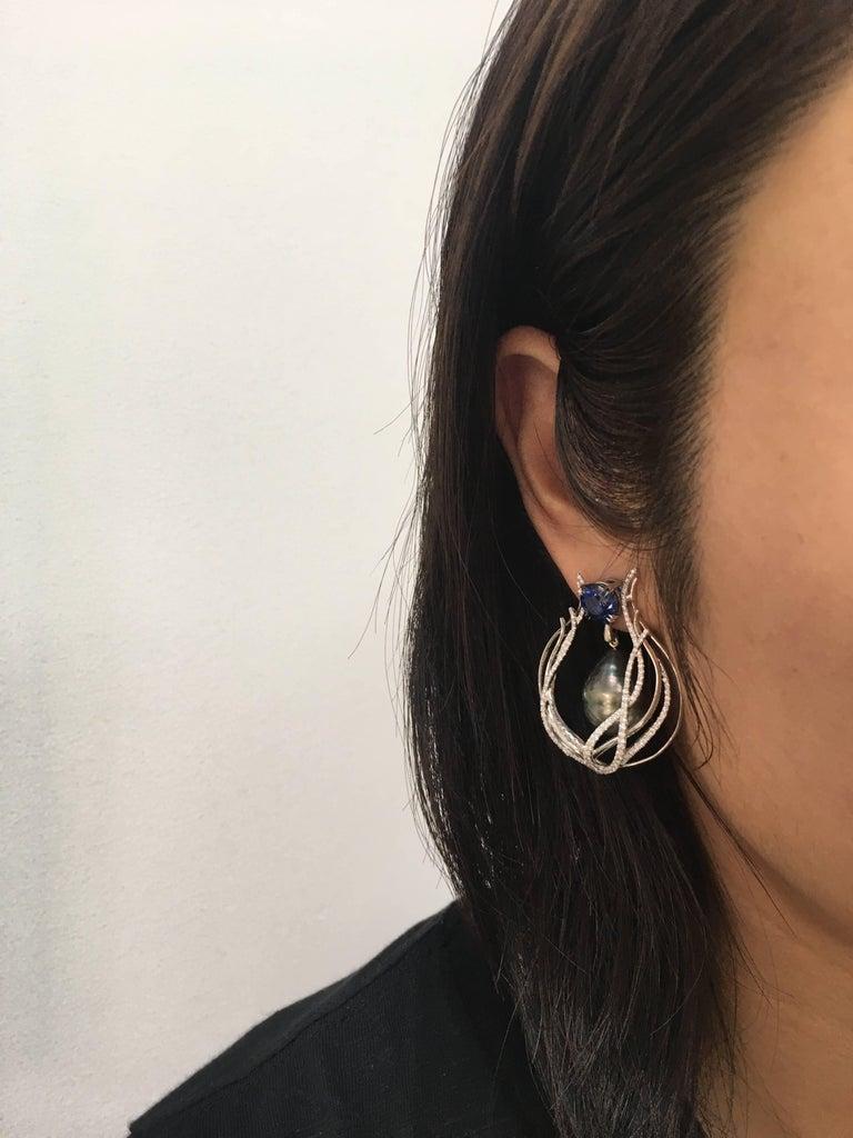 Alexandra Mor Tahitian Pearl Sapphire Gold Curved Earrings For Sale at ...