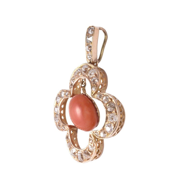 Alhambra Clover Coral and Diamond Pendant For Sale at 1stDibs