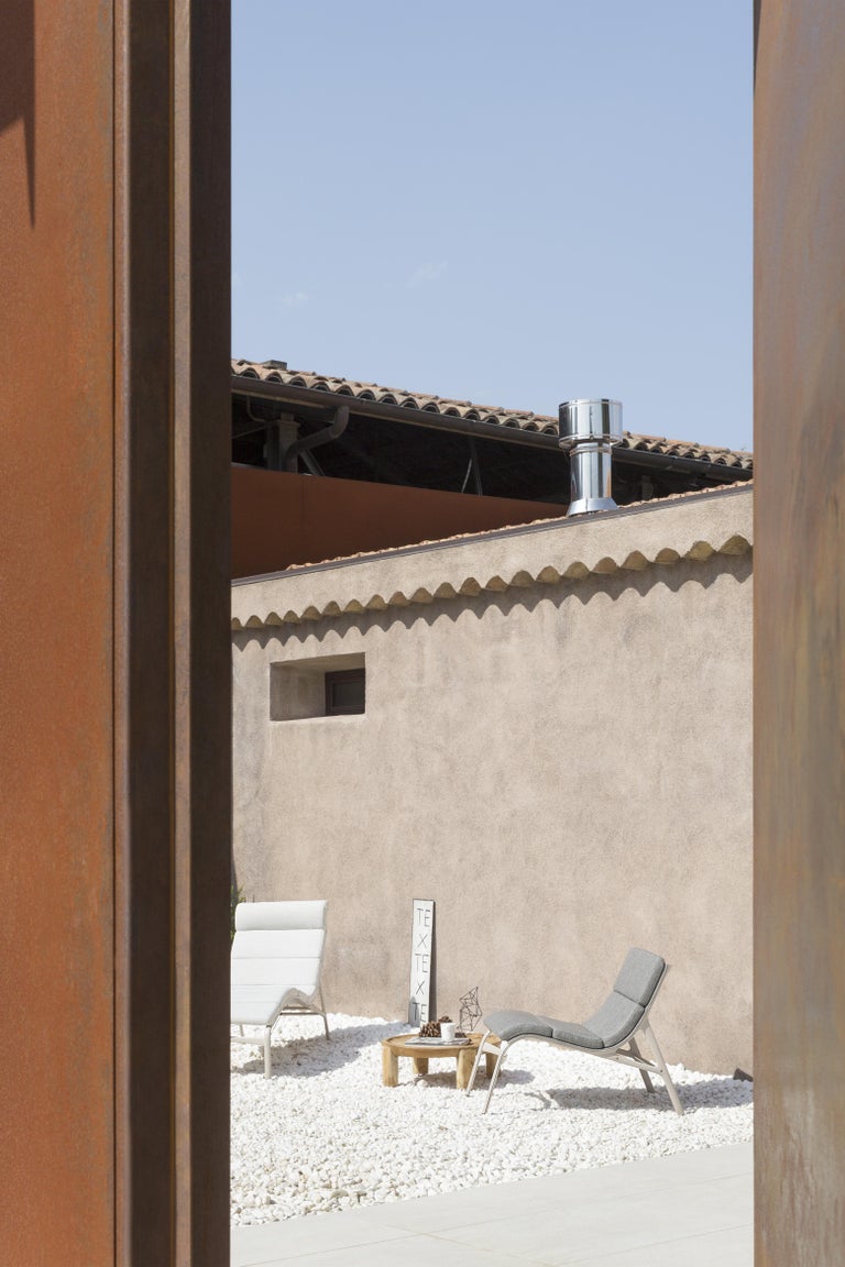 Alias 462 Armframe Soft Chair in Sand Mesh and Grey Seat with Lacquered ...