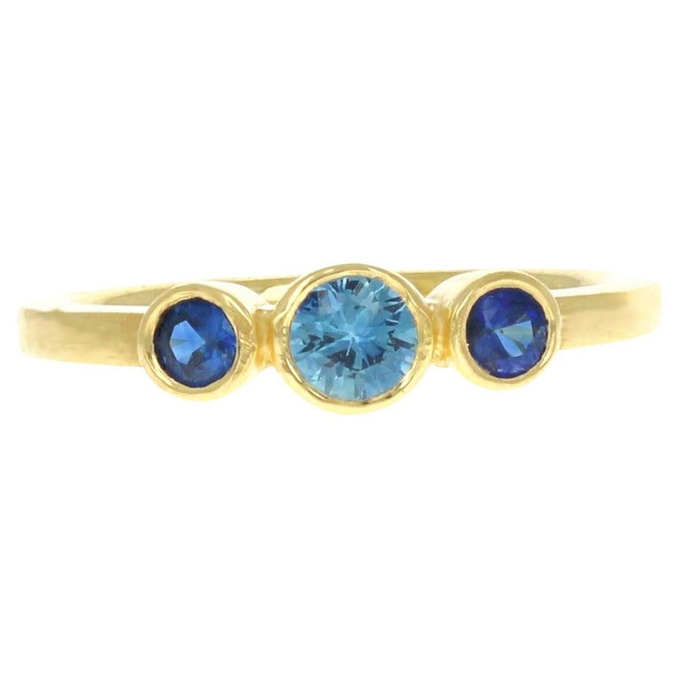 Alice Ring 18kt Yellow Gold Blue Sapphires For Sale at 1stDibs