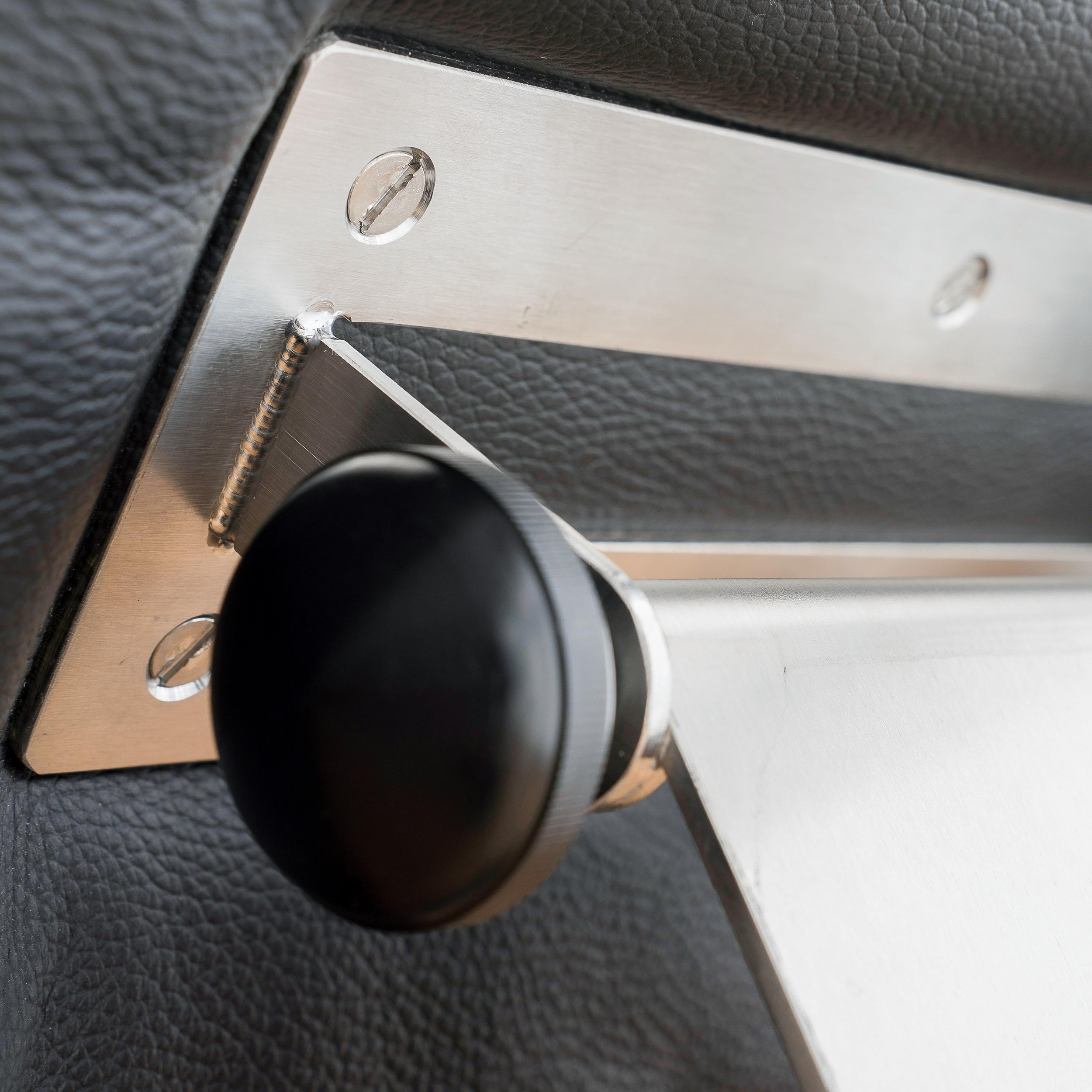 Alta Chair by Oscar Niemeyer and Anna Maria Niemeyer for Mobilier ...