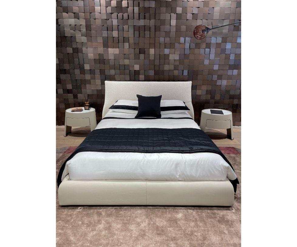 Altea Queen Bed Giorgetti Designed By Carlo Colombo w/ Leather and ...