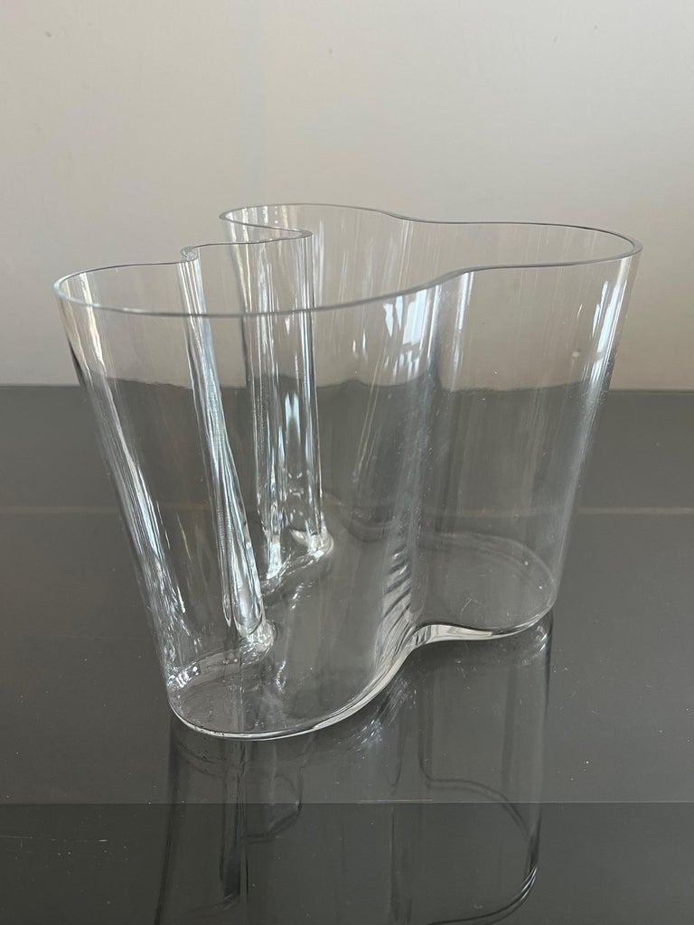 Alvar Aalto Savoy Vintage Hand Signed Clear Glass Vase 3030 For Sale at ...