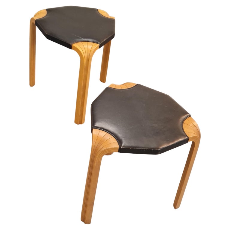 Alvar Aalto Hocker X602 für Artek, 1960er Jahre im Angebot bei 1stDibs