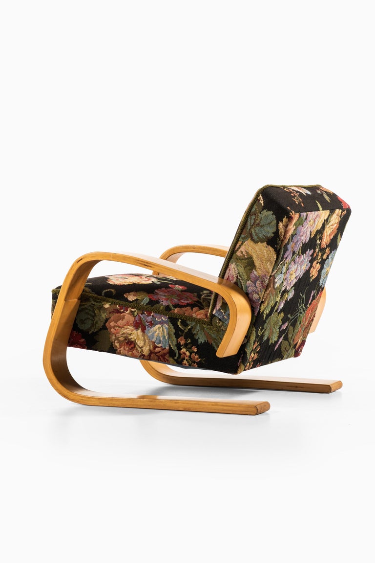 Alvar Aalto Tank Chair Model 400 Produced by Artek in Hedemora, Sweden For Sale at 1stDibs