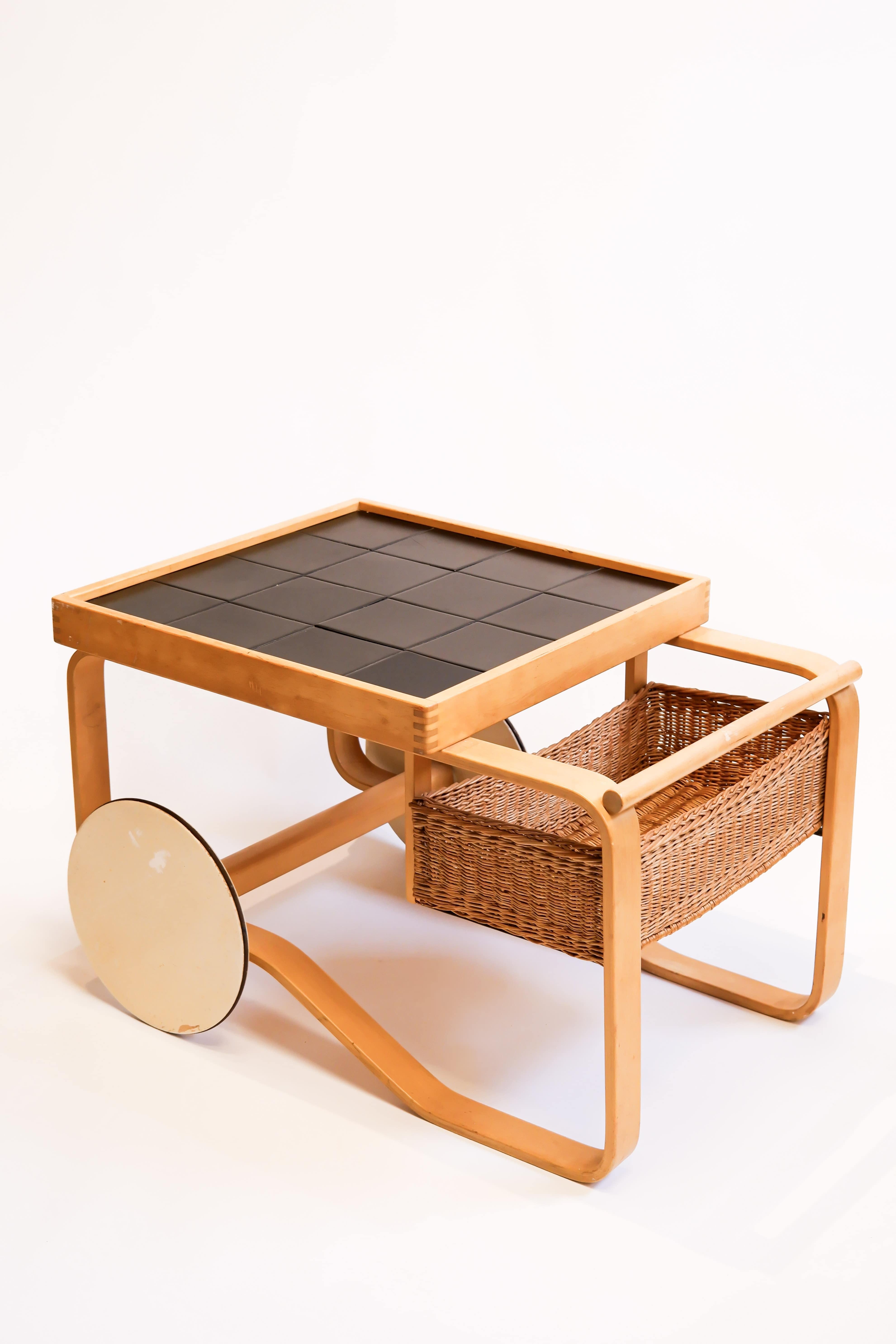 Alvar Aalto, Tea Trolley Model 900 for H.Ja.Rakennustyötehdas, Artek, 1960. For Sale at 1stDibs ...