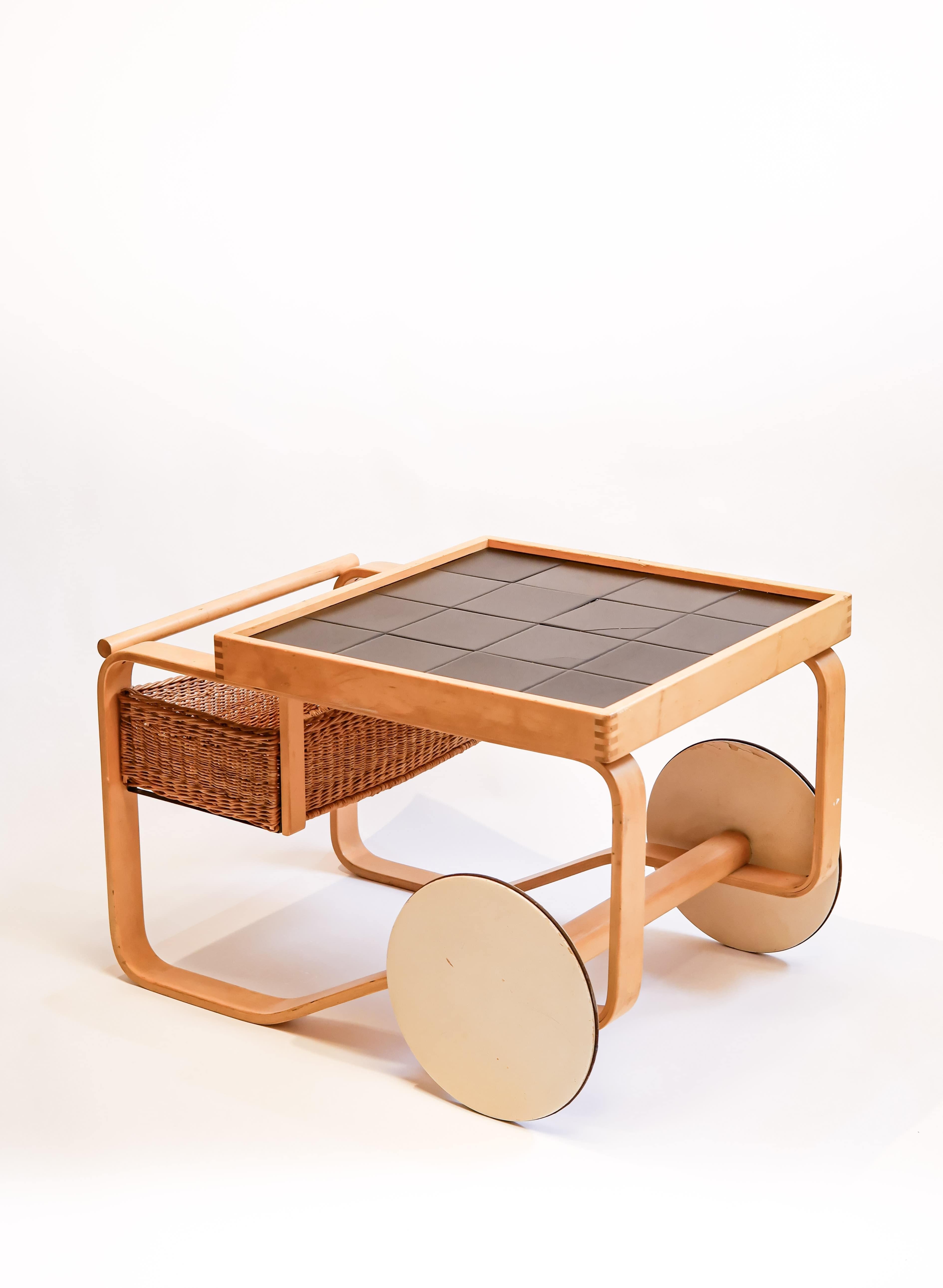 Alvar Aalto, Tea Trolley Model 900 for H.Ja.Rakennustyötehdas, Artek, 1960. For Sale at 1stDibs ...