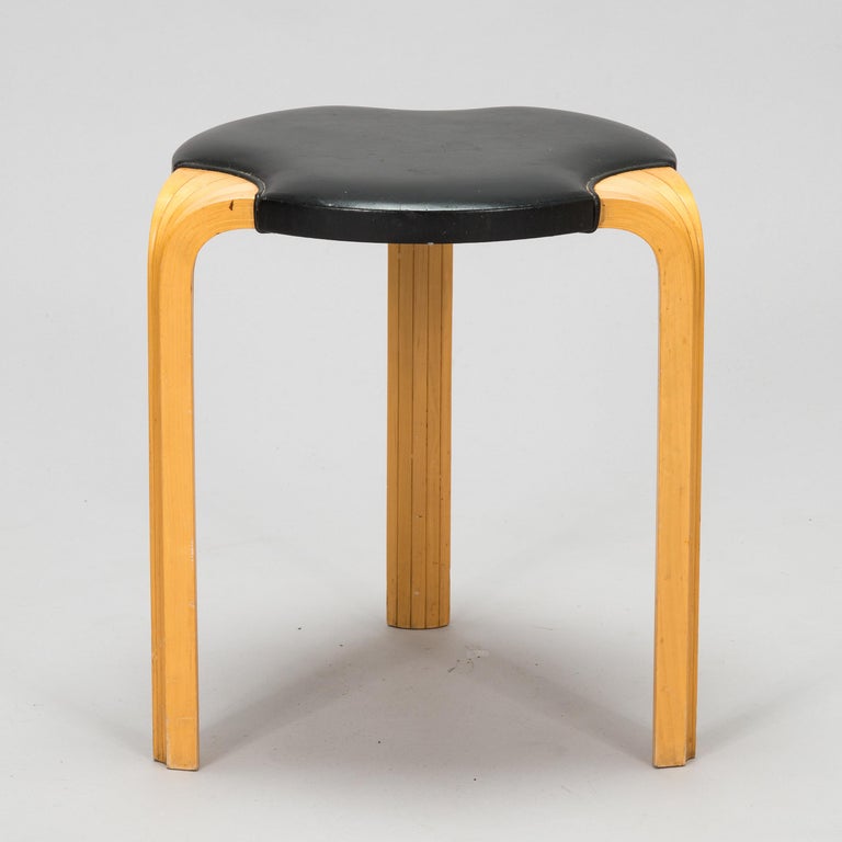 Alvar Aalto, "X600" Hocker, Artek, 1960er Jahre im Angebot bei 1stDibs