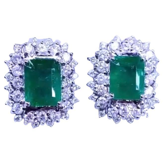 Amazing Design with 7, 02 Carats of Emeralds and Diamonds on Earrings ...