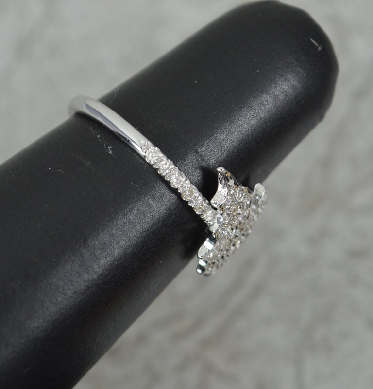 Amazing 18 Carat White Gold and Vs Diamond Bat Shaped Cluster Ring For ...