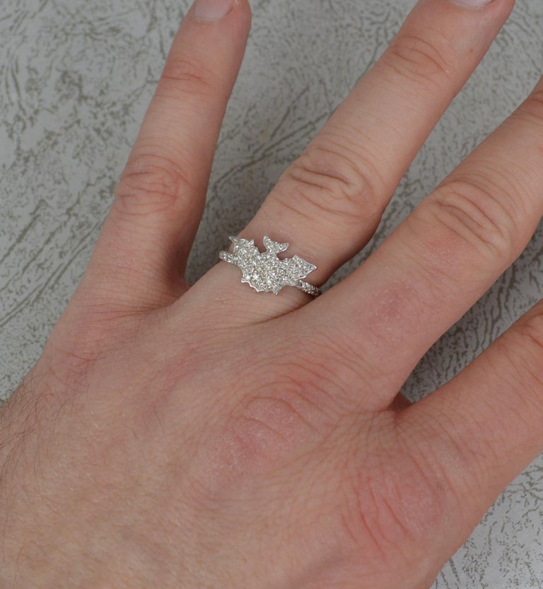 Amazing 18 Carat White Gold and Vs Diamond Bat Shaped Cluster Ring For ...