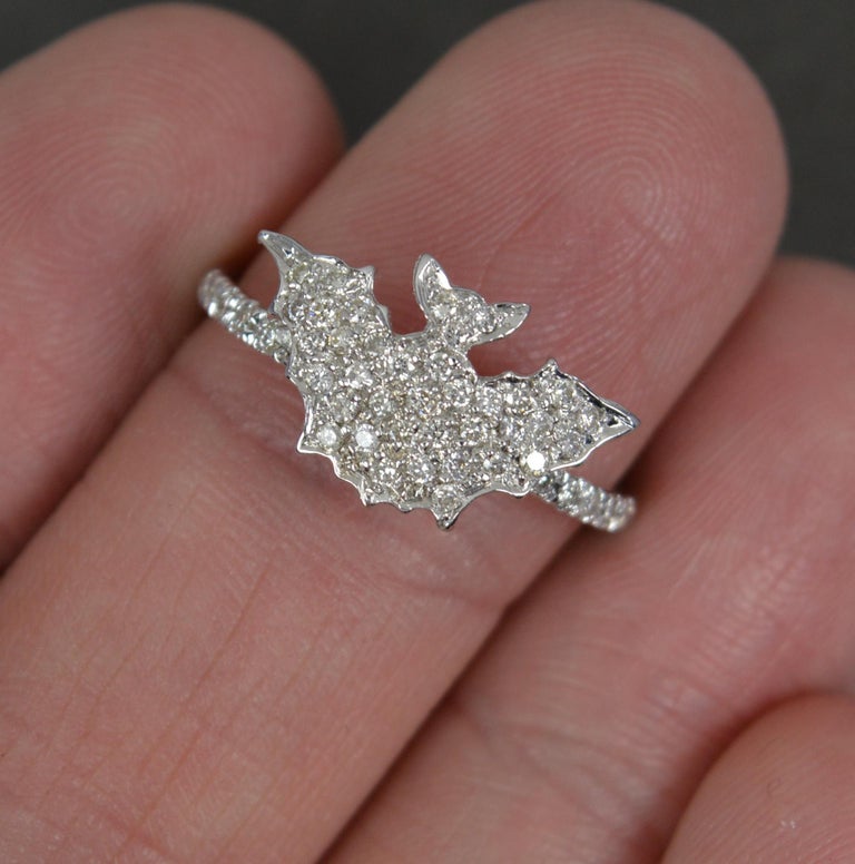 Amazing 18 Carat White Gold and Vs Diamond Bat Shaped Cluster Ring For ...
