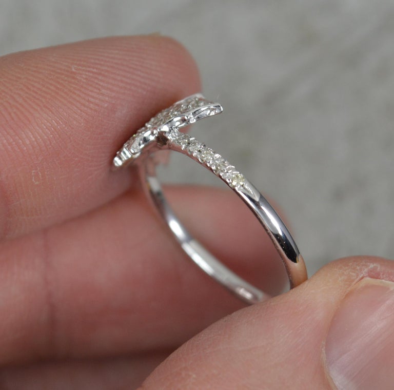 Amazing 18 Carat White Gold and Vs Diamond Bat Shaped Cluster Ring For ...