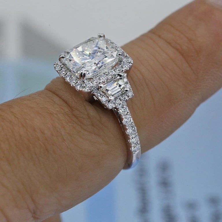 Customizable Amazing 18k White Gold Engagement Ring with 4.21ct. Diamonds For Sale at 1stDibs