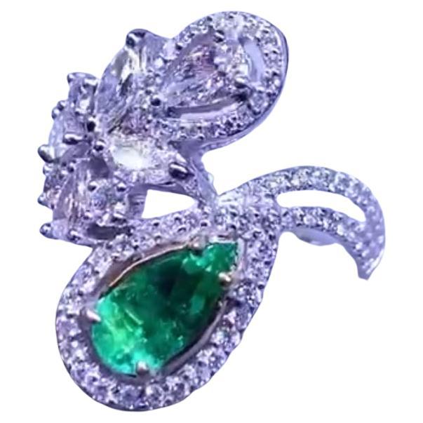 Amazing 3.95 Carats of Colombia Emerald and Diamonds on Ring For Sale ...