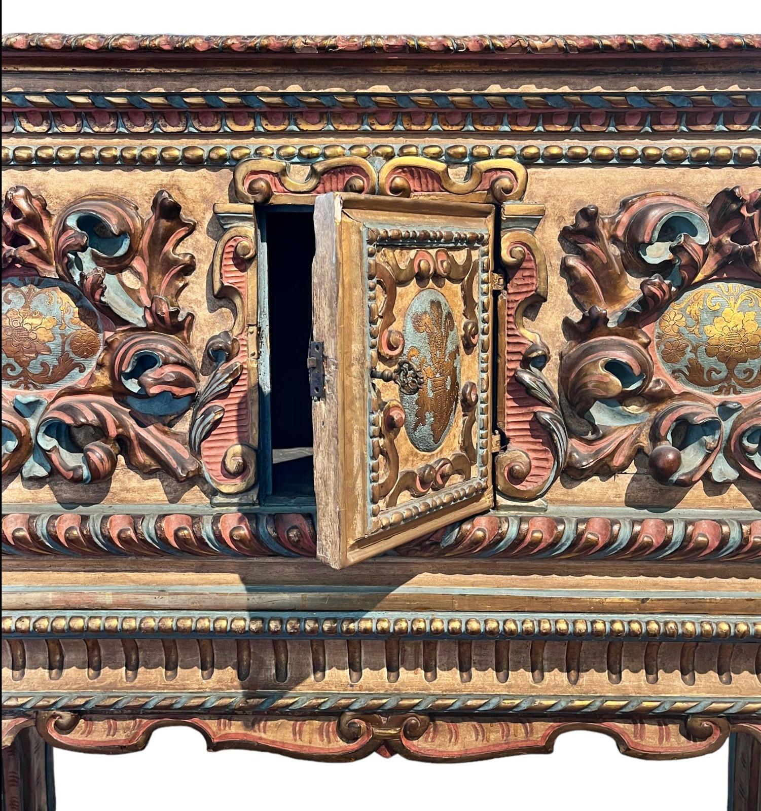 Amazing and Rare Italian Cassone 18th Century For Sale at 1stDibs