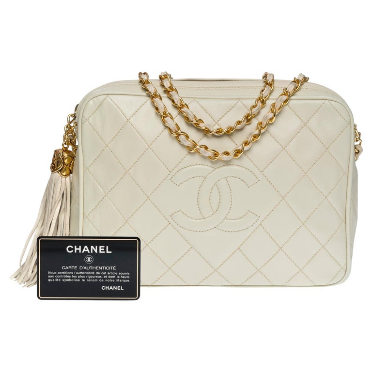 Amazing Chanel Camera shoulder bag in White quilted lambskin leather ...