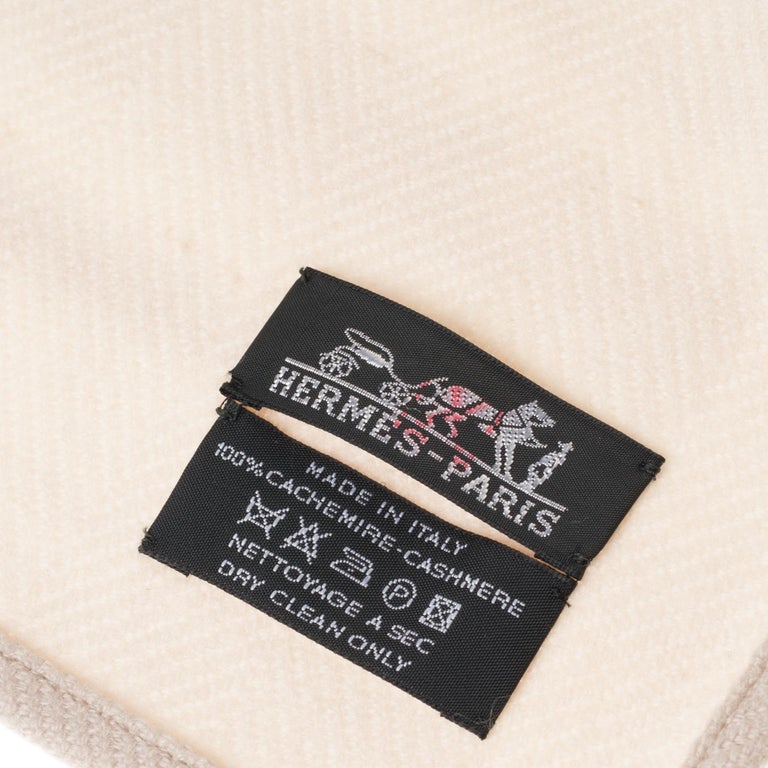 Amazing Hermès "Ecuador" Plaid in 100% Cashmere, new condition at 1stDibs