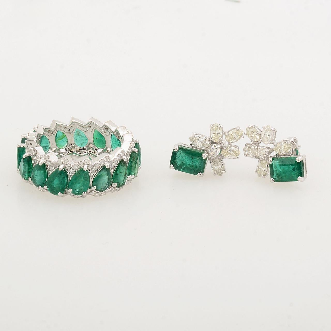 Amazing Parure with 6, 82 Carats of Emeralds and Diamonds For Sale at ...