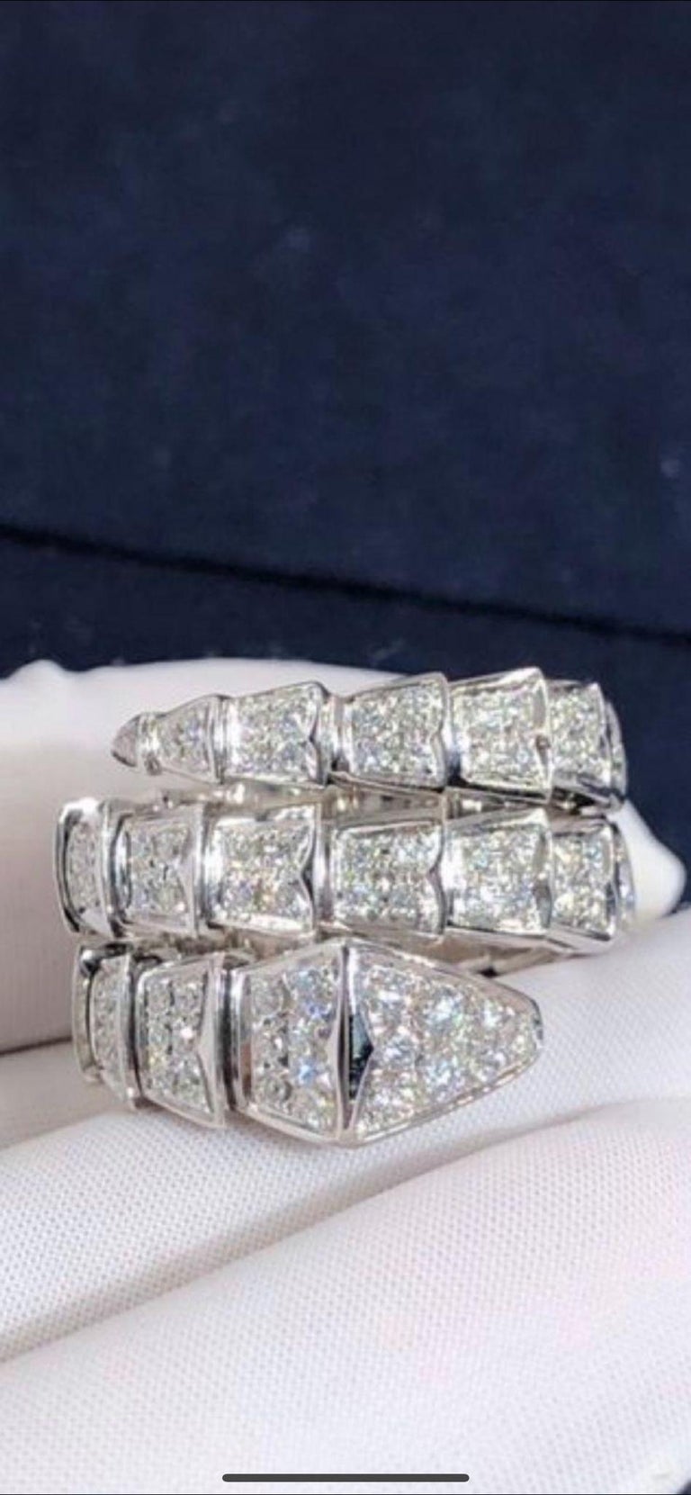 Amazing snake ring with natural diamonds For Sale at 1stDibs