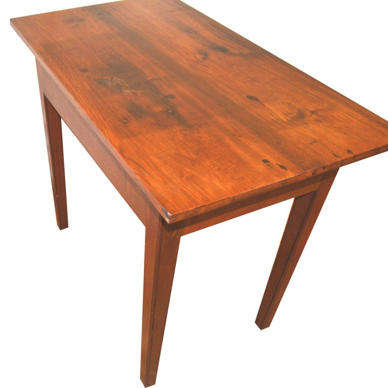 American Antique Hepplewhite Tavern Table For Sale at 1stDibs