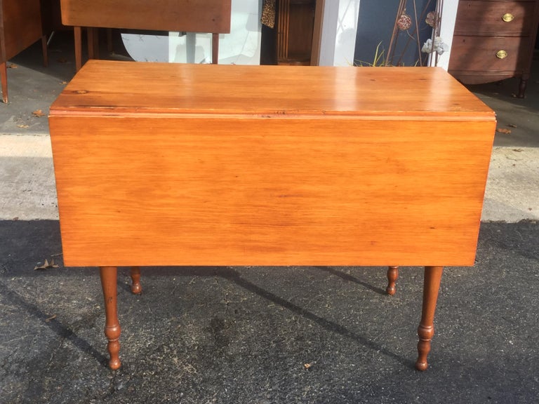 American Antique Maple Drop-Leaf Table For Sale at 1stDibs