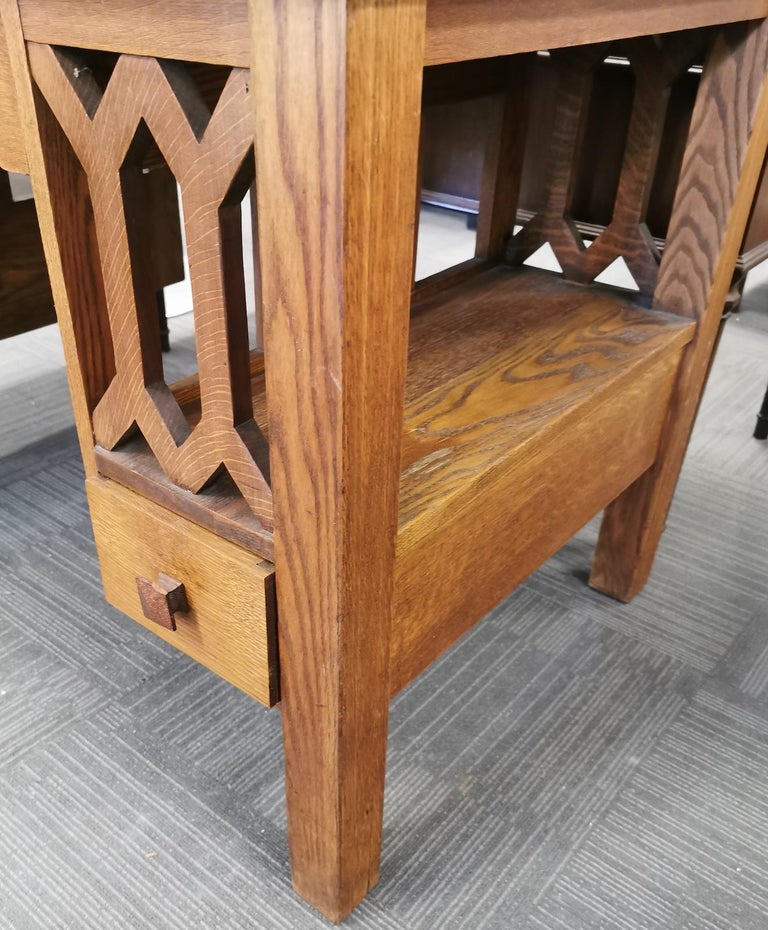 American Arts and Crafts Period Mission Oak Desk For Sale at 1stDibs