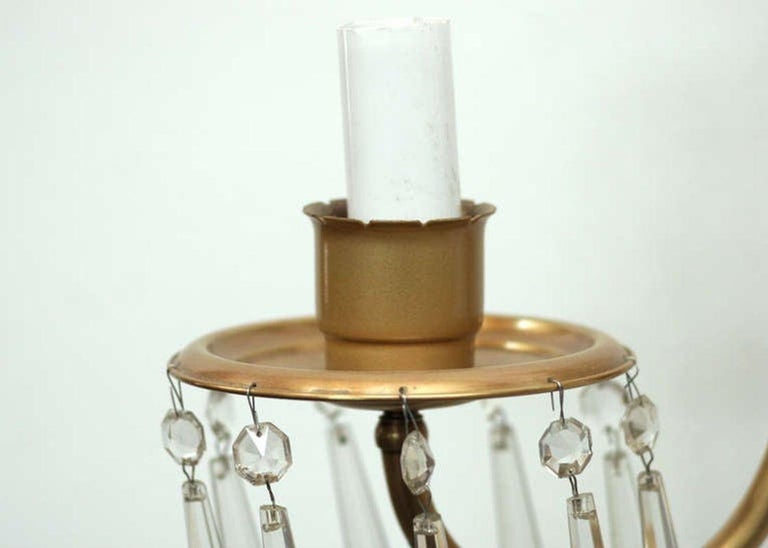 American Colonial Style Brass Wall Sconce For Sale at 1stDibs