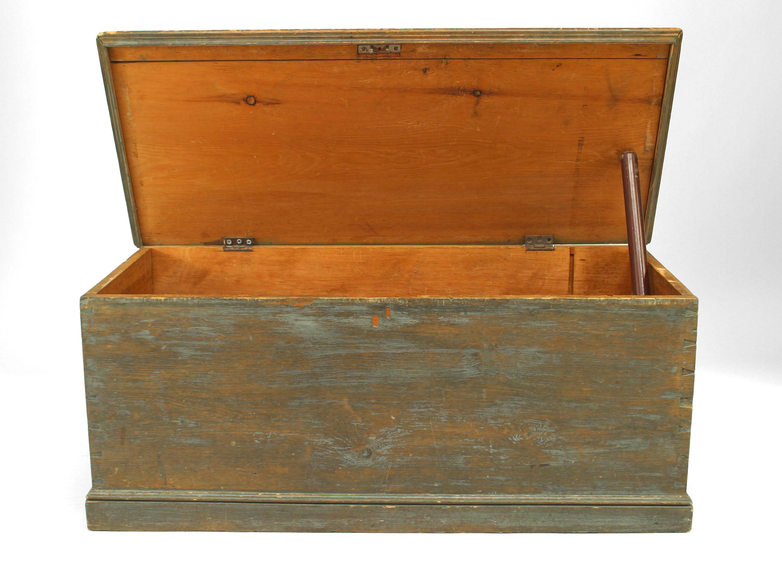 American Country Pine Trunk at 1stDibs | pine trunk for sale