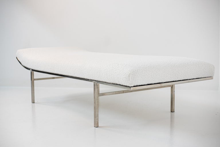 American Daybed by Jules Heumann in White Bouclè and Steel For Sale at ...