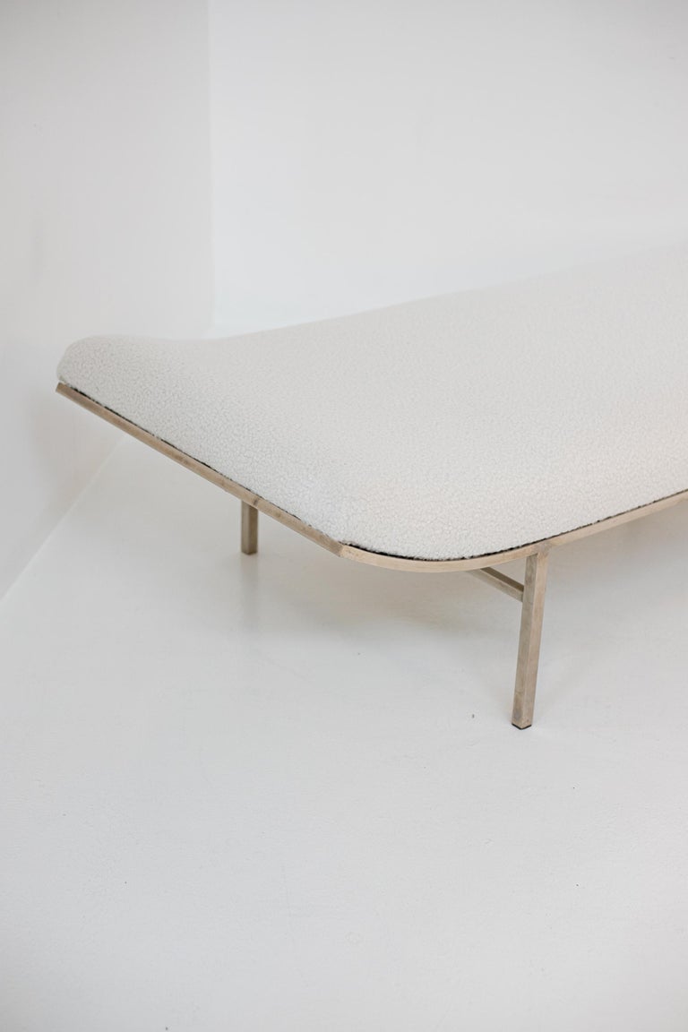 American Daybed by Jules Heumann in White Bouclè and Steel For Sale at ...