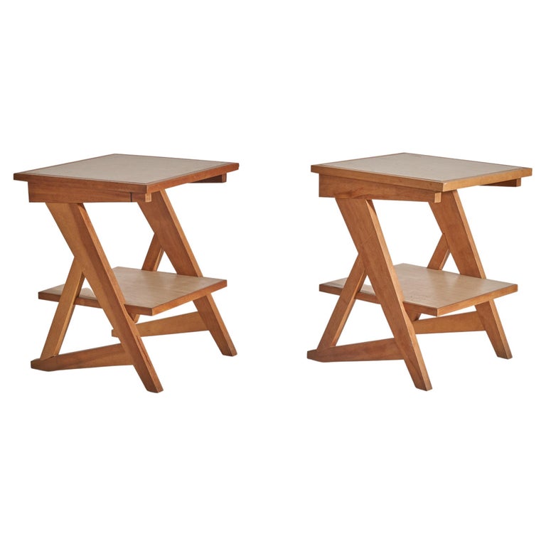 Designer américain, paire de tables d'appoint en bois, États-Unis ...
