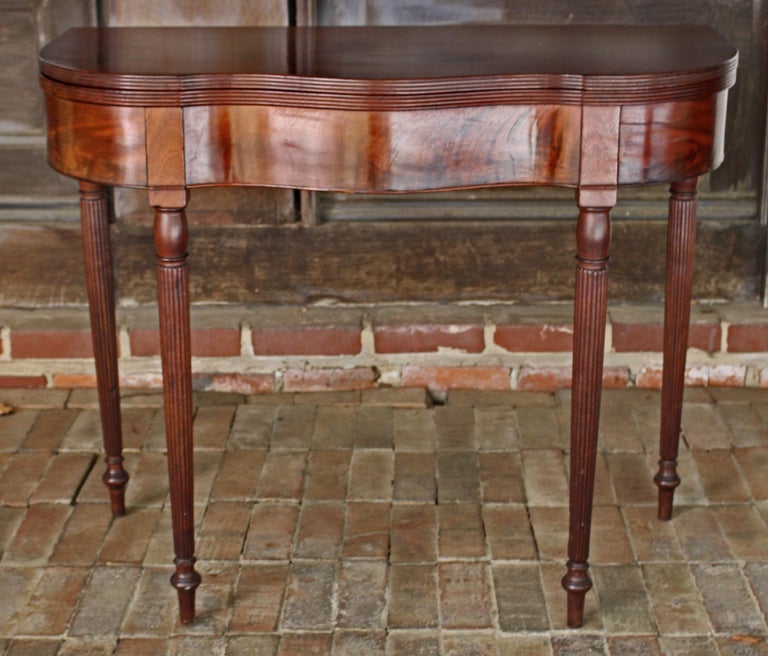 American Federal Period Serpentine Form Tea Table For Sale at 1stDibs