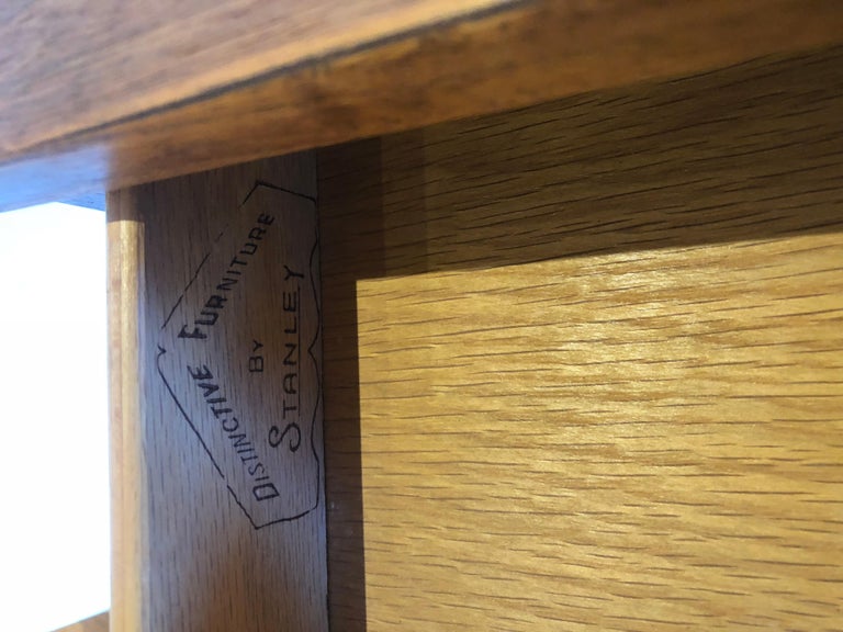 American Mid-Century Modern Pair of Walnut Night Tables by Stanley at ...