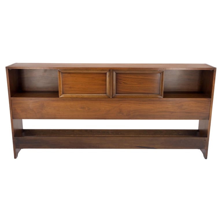 American Mid-Century Modern Walnut King Size Sliding Door Compartments ...